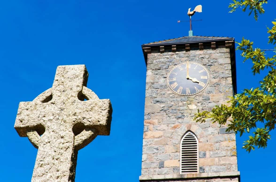 Episcopalian vs. Protestant: What's the Difference? - Christianity FAQ