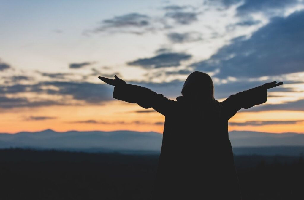 Do Our Loved Ones in Heaven Pray for Us? Get the Facts - Christianity FAQ