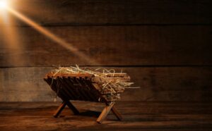 How To Set Up a Manger Scene [Steps and Tips] - Christianity FAQ